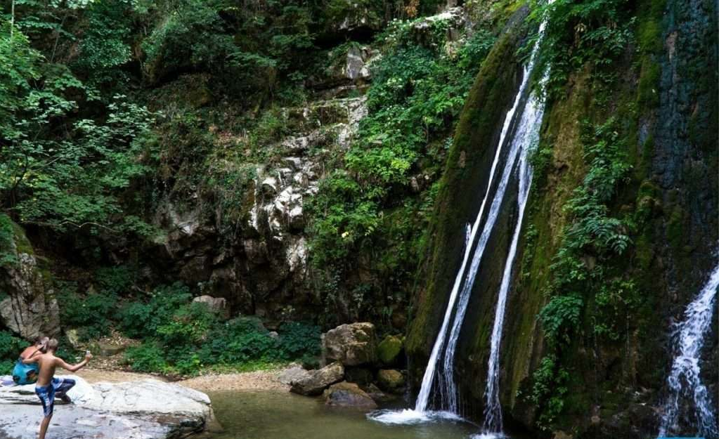 Οι καταρράκτες της Βαρβάρας Χαλκιδικής (φώτο)