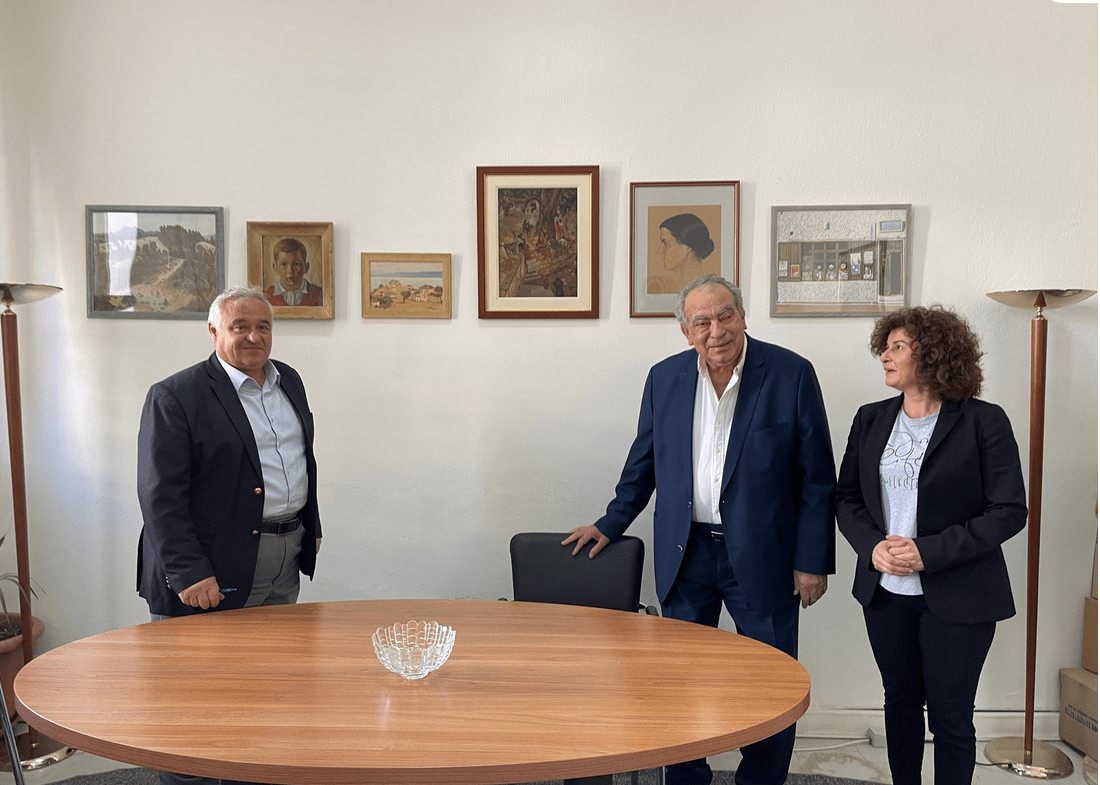 Τρία έργα του Γ. Παραλή στο δημαρχείο Πολυγύρου