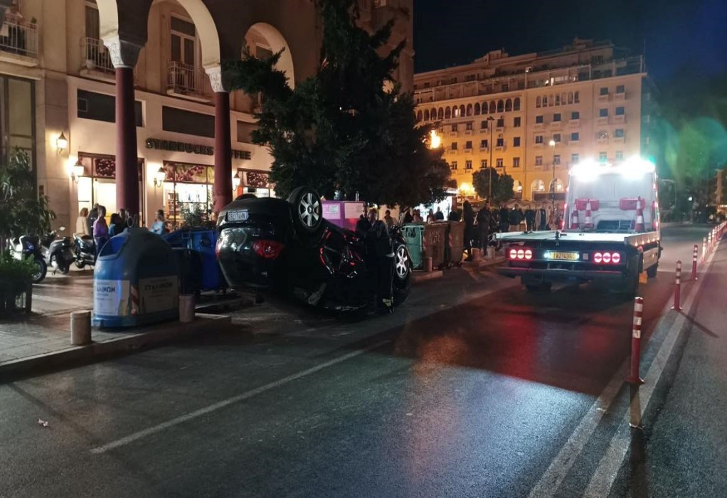 Θεσσαλονίκη: Σοβαρό τροχαίο με ανατροπή ΙΧ στη Λεωφόρο Νίκης-Δύο ...