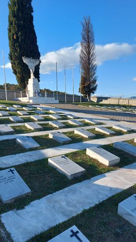 Το Συμμαχικό Βρετανικό Στρατιωτικό Νεκροταφείο Δοϊράνης & Κοιμητήρια ...